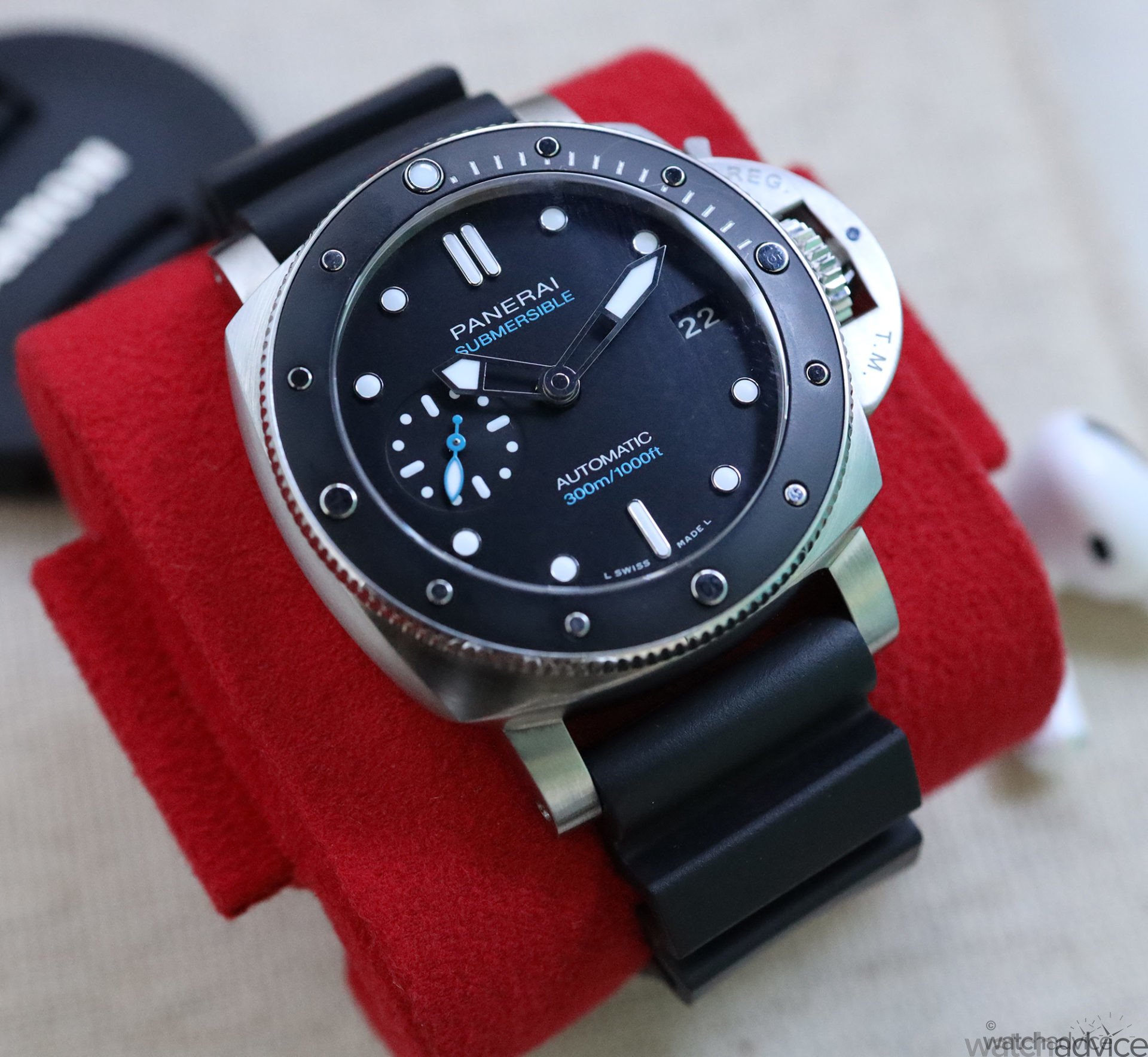 2021 Panerai Submersible 42mm PAM00683 Review - Watch Advice