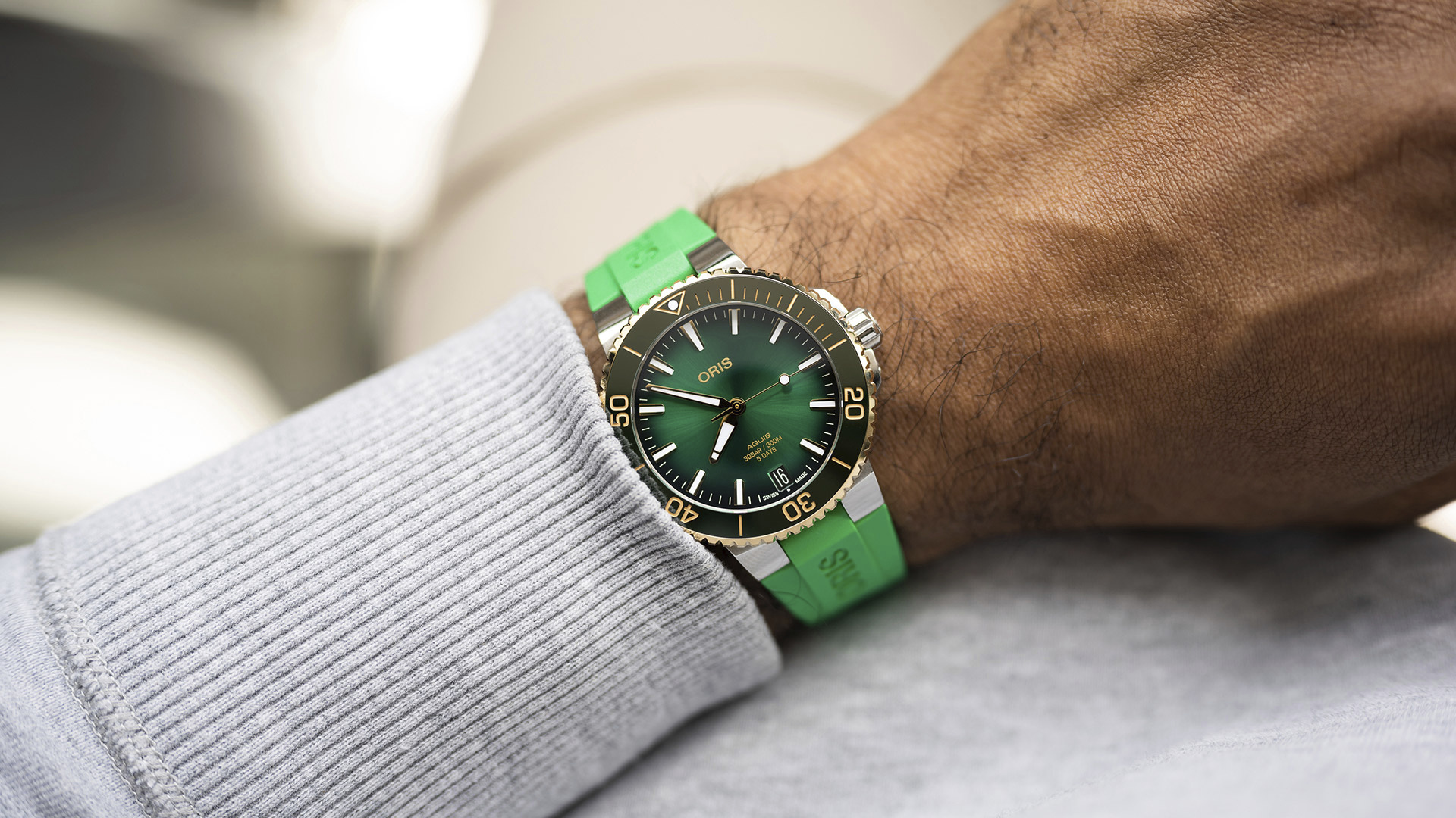 Oris Aquis Date Calibre 400 41.5mm Bi-colour - Watch Advice