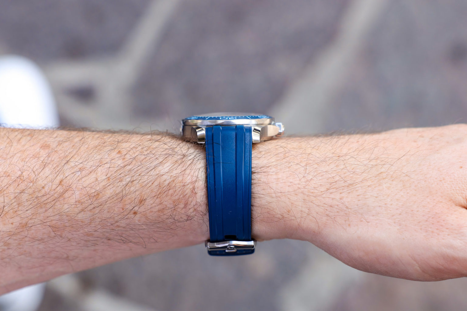 REVIEW: Hands On With The Omega Seamaster Professional Diver 300M ...