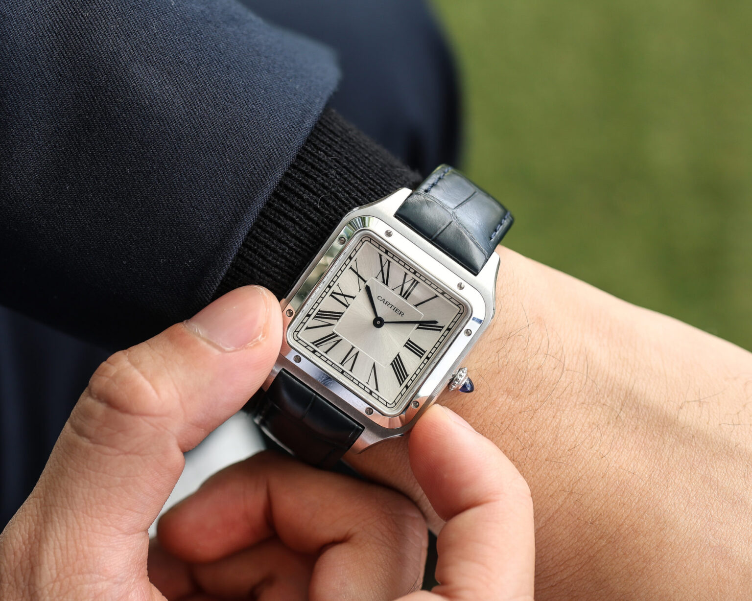 The Cartier Santos Dumont: Minimalism To The Max? (Hands On) - Watch Advice