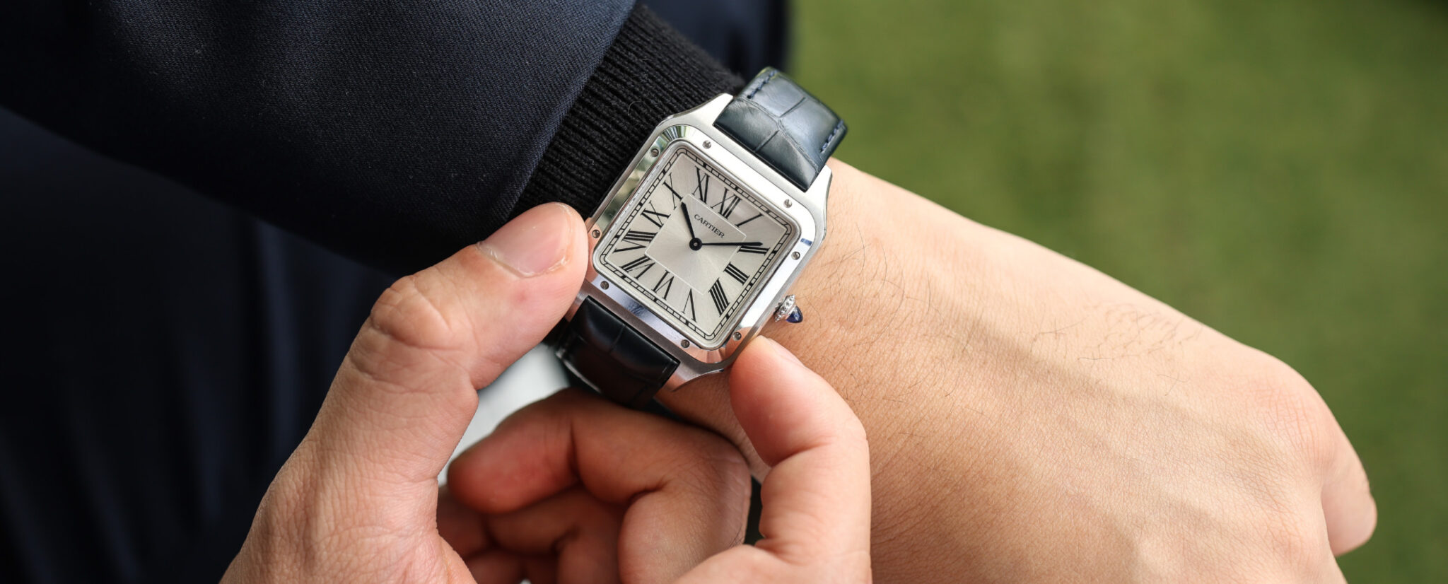 The Cartier Santos Dumont: Minimalism To The Max? (Hands On) - Watch Advice