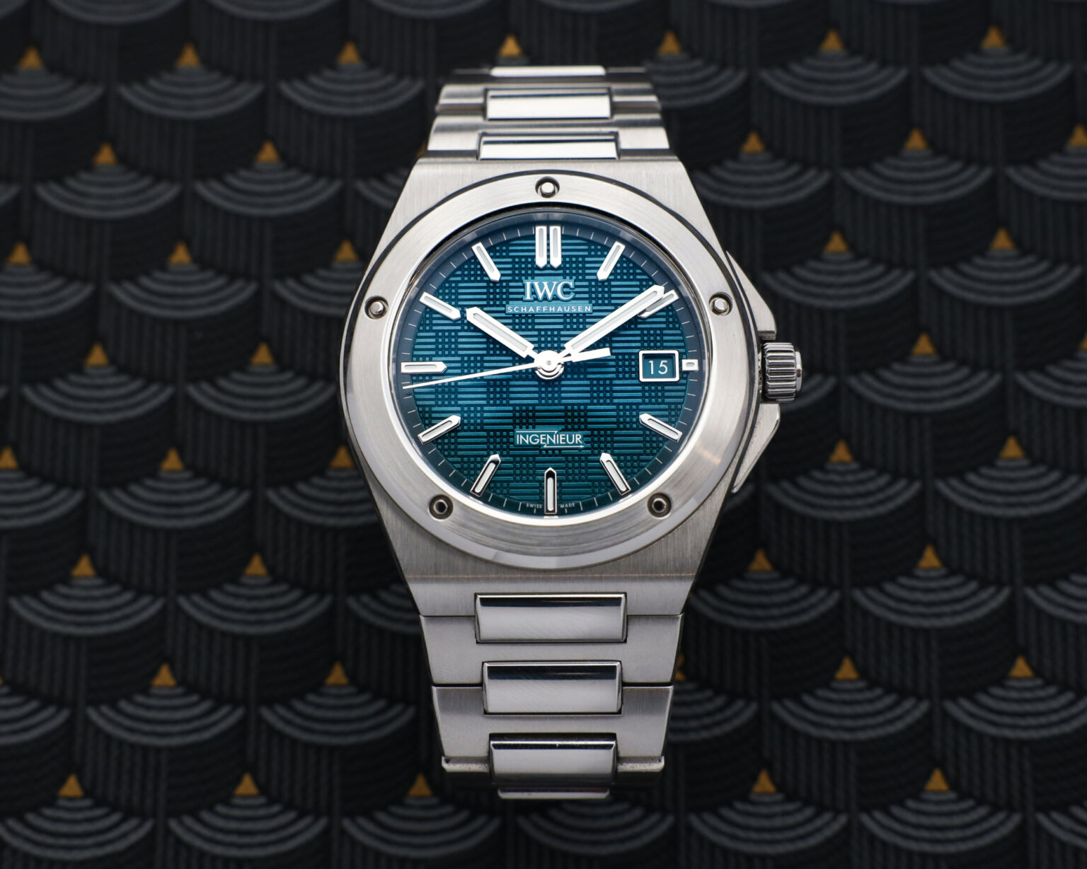 REVIEW: Hands On With The Beautiful IWC Ingenieur – Watch Advice