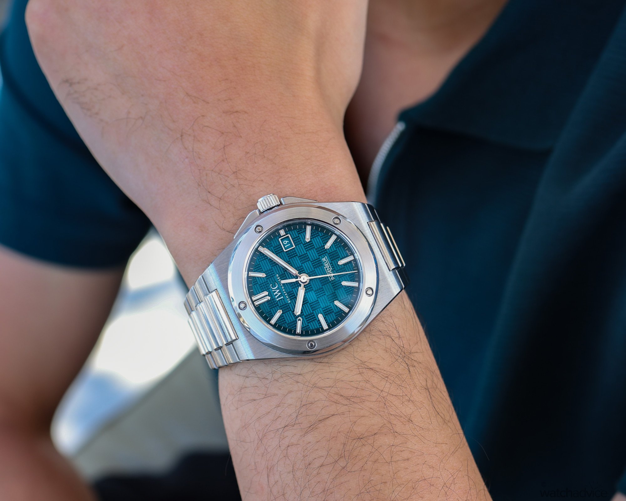 REVIEW: Hands On With The Beautiful IWC Ingenieur - Watch Advice