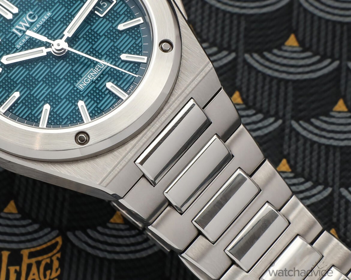 REVIEW: Hands On With The Beautiful IWC Ingenieur - Watch Advice