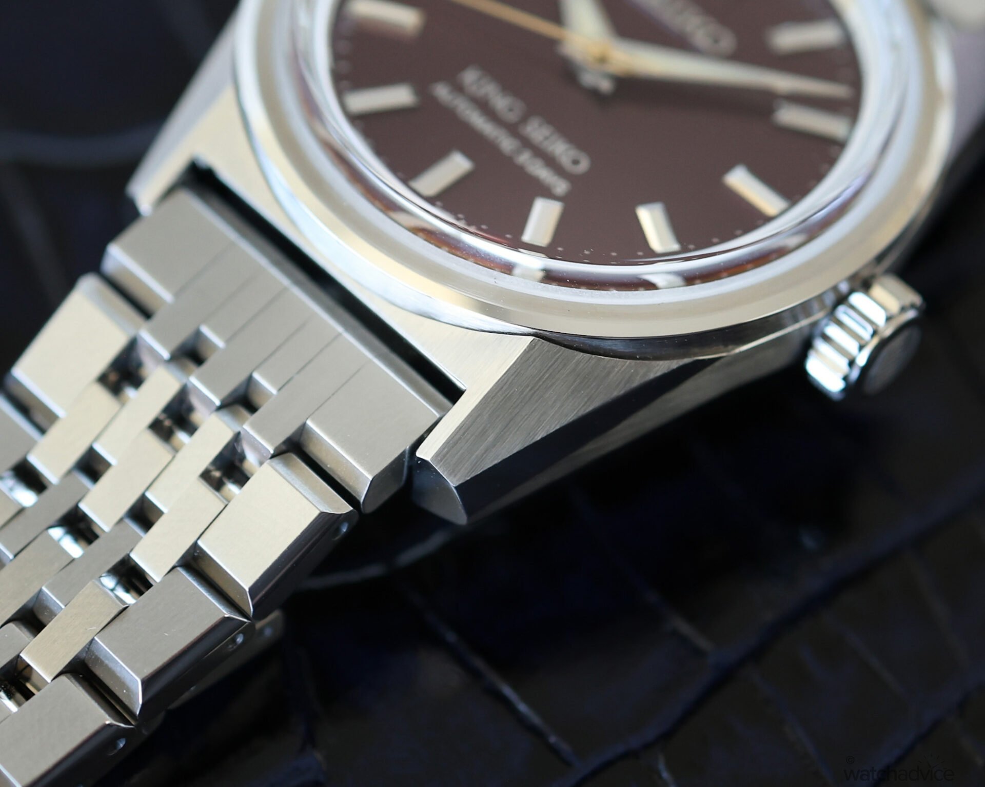REVIEW: Hands On With The King Seiko KSK Burgundy - SPB461 - Watch Advice