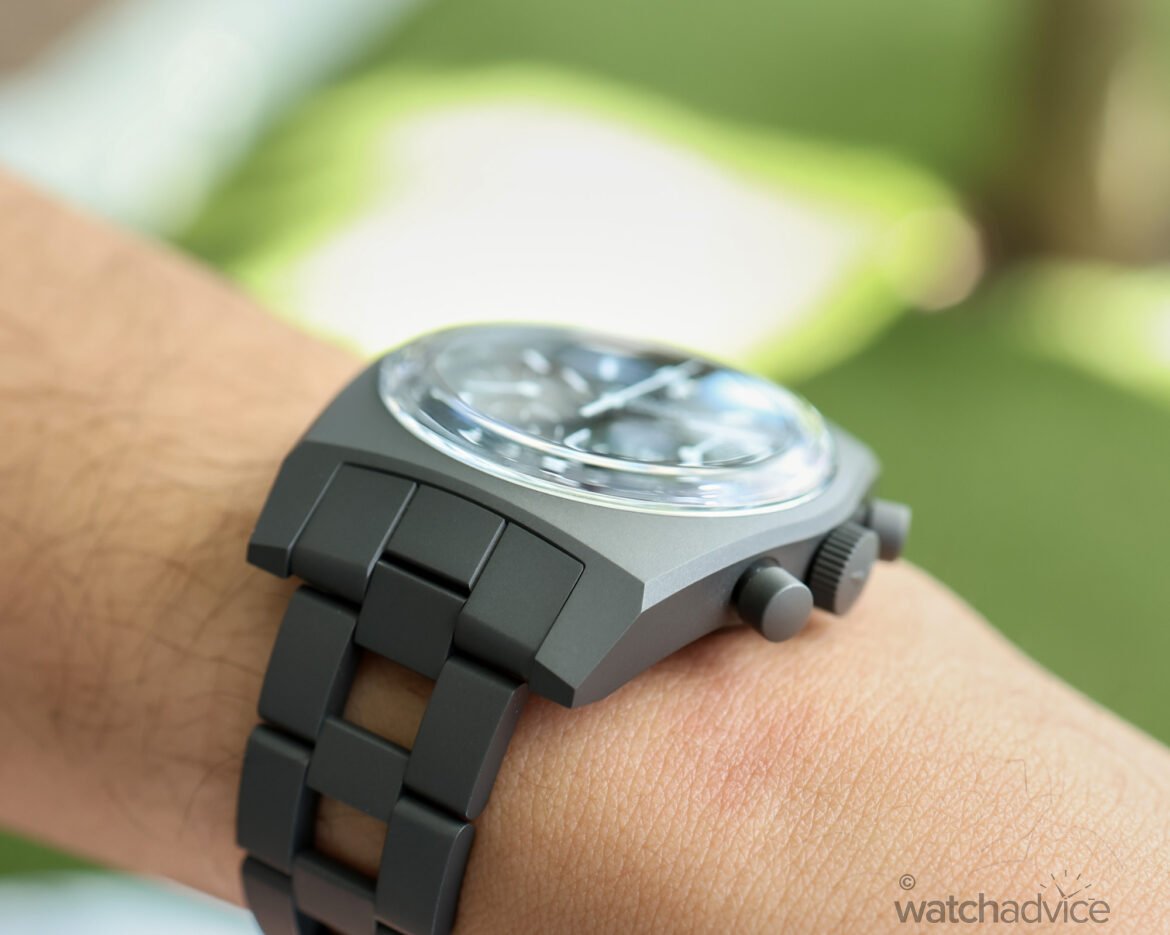 REVIEW: Hands-On With The Zenith Chronomaster Revival Shadow - Watch Advice