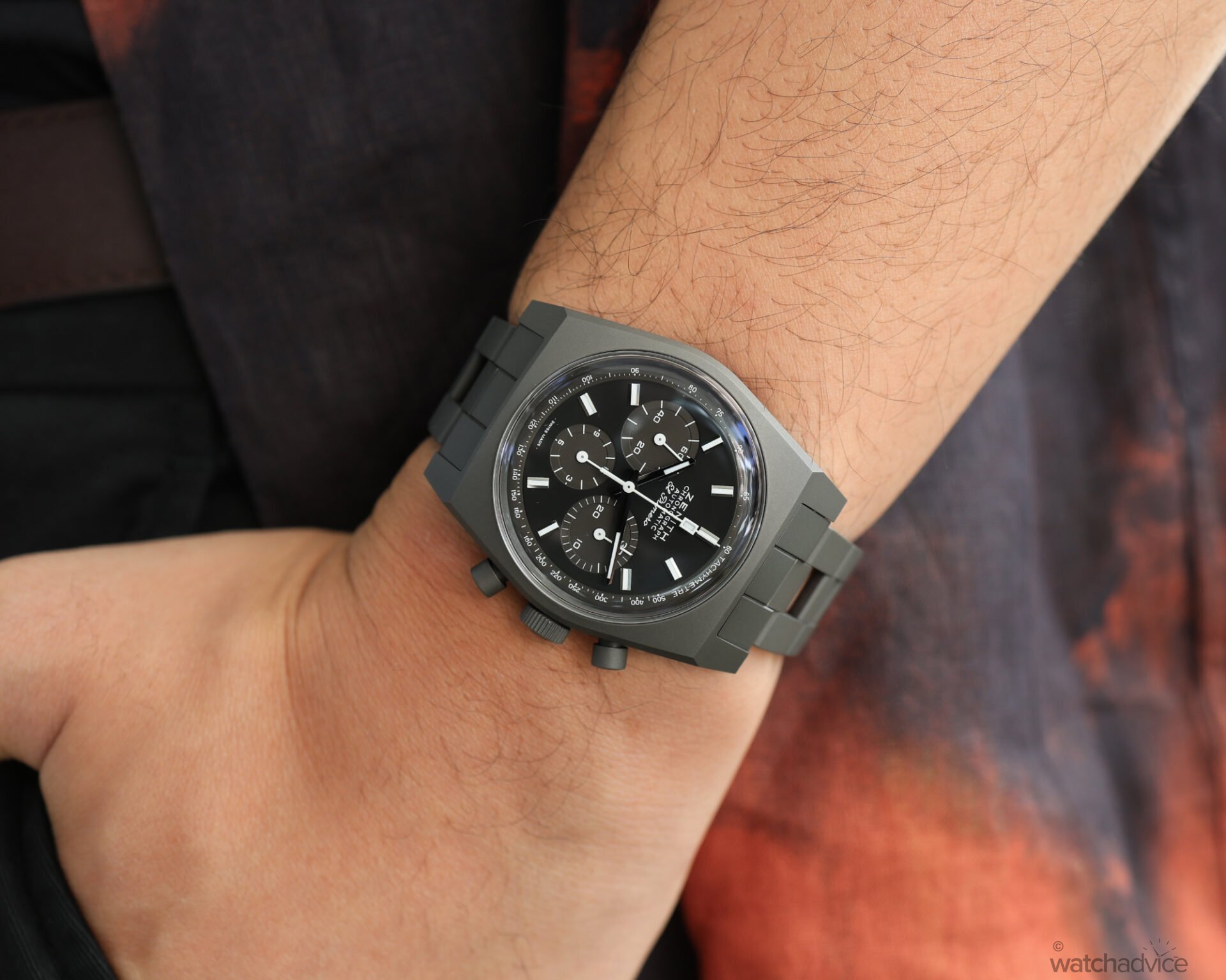 REVIEW: Hands-On With The Zenith Chronomaster Revival Shadow - Watch Advice