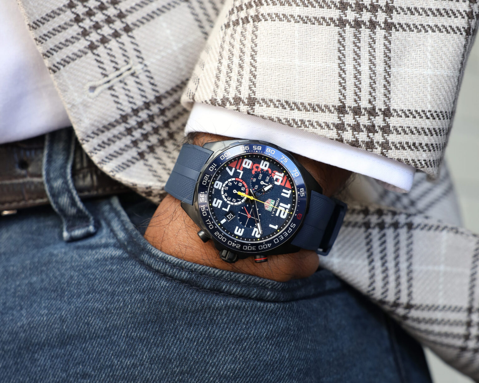 Hands On With The TAG Heuer Formula 1 Chronograph x Oracle Red Bull ...
