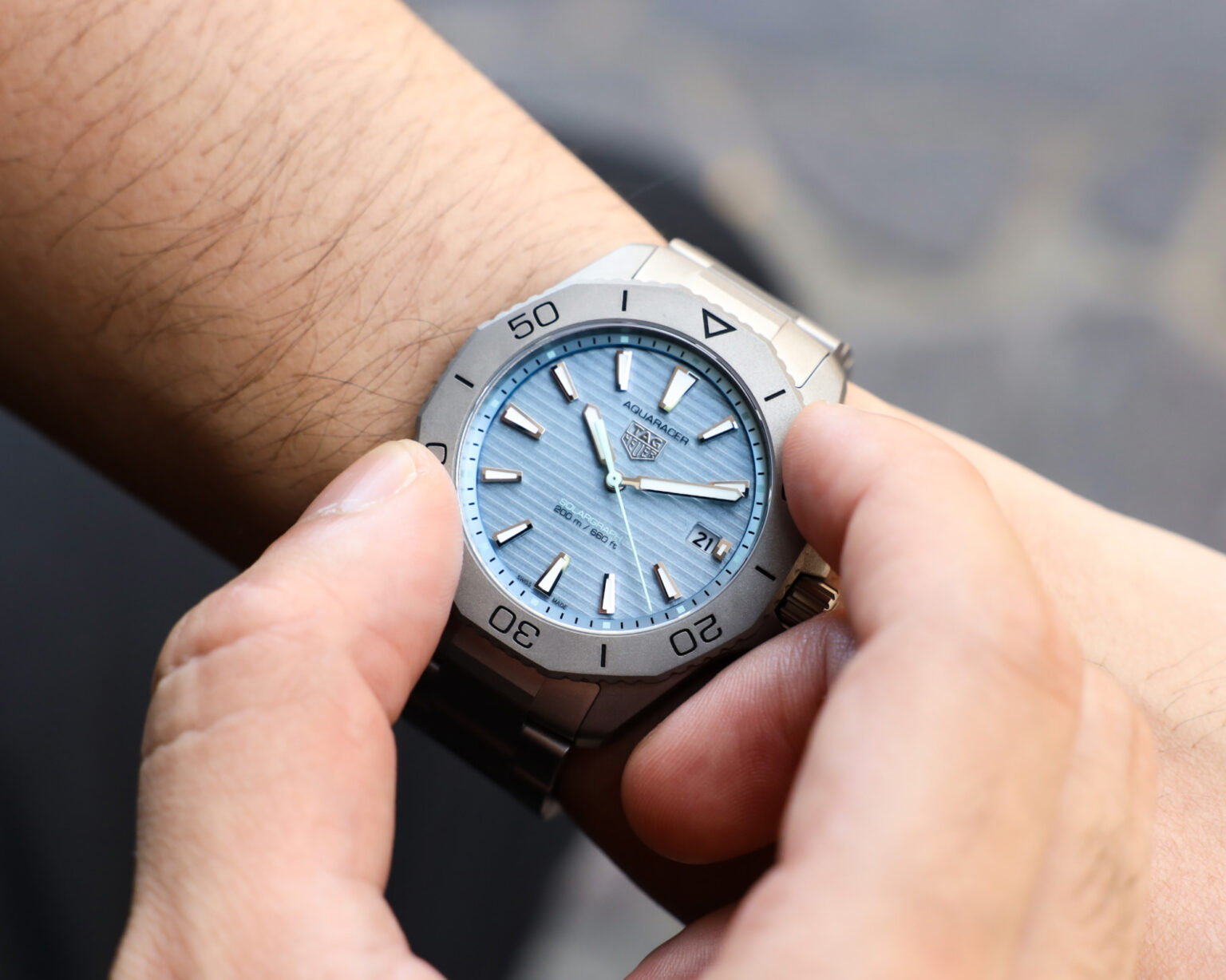 Hands On With The New TAG Heuer Aquaracer Titanium Solargraph - Watch ...